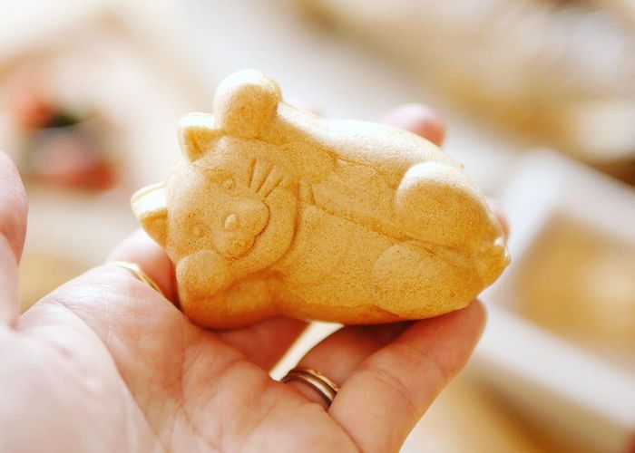 "Delicious Monaka Shaped Like a Lucky Cat: 'Tarafuku Monaka' | marry